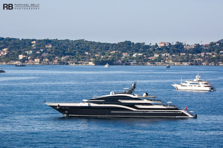 ZIYAD AL MANASEER • Net Worth $10 billion • House • Yacht • Private Jet