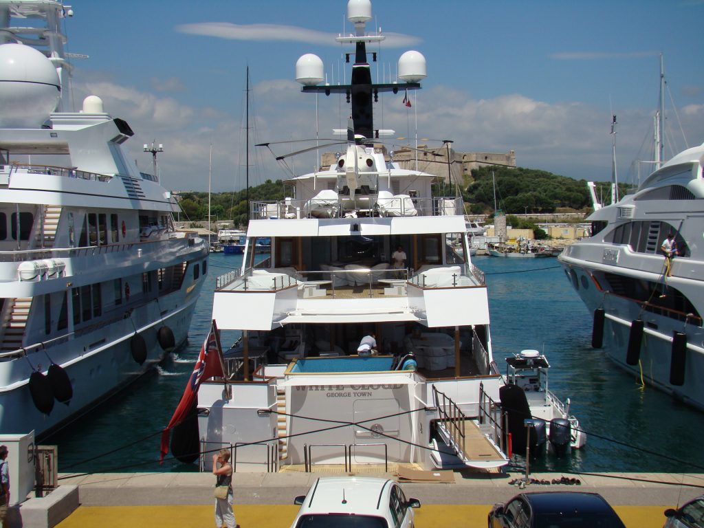 Yacht Falcon Lair • Feadship • 1983 • Photos