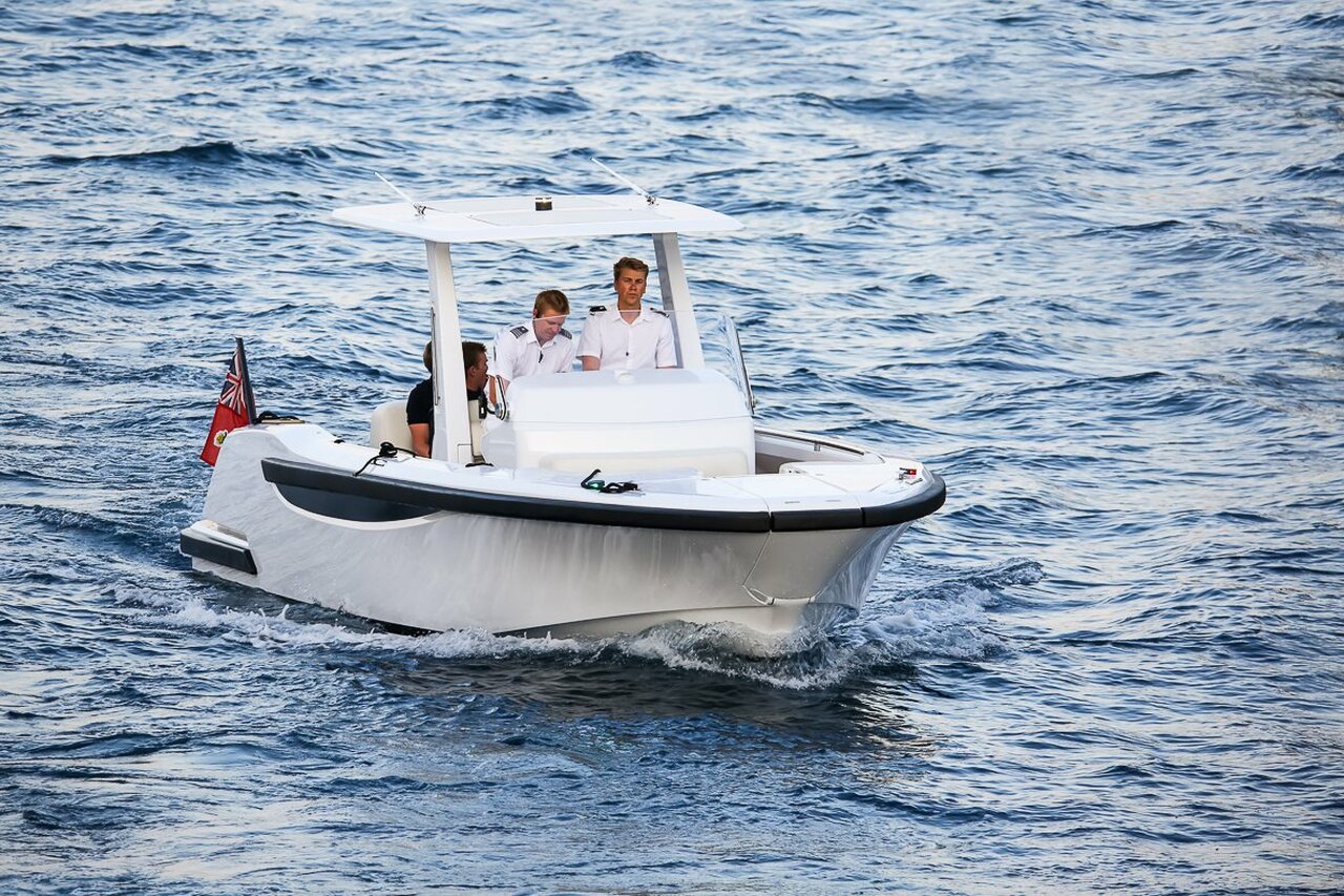 Inside Alexander Machkevitch' $180,000,000 LADY LARA Yacht | SuperYachtFan