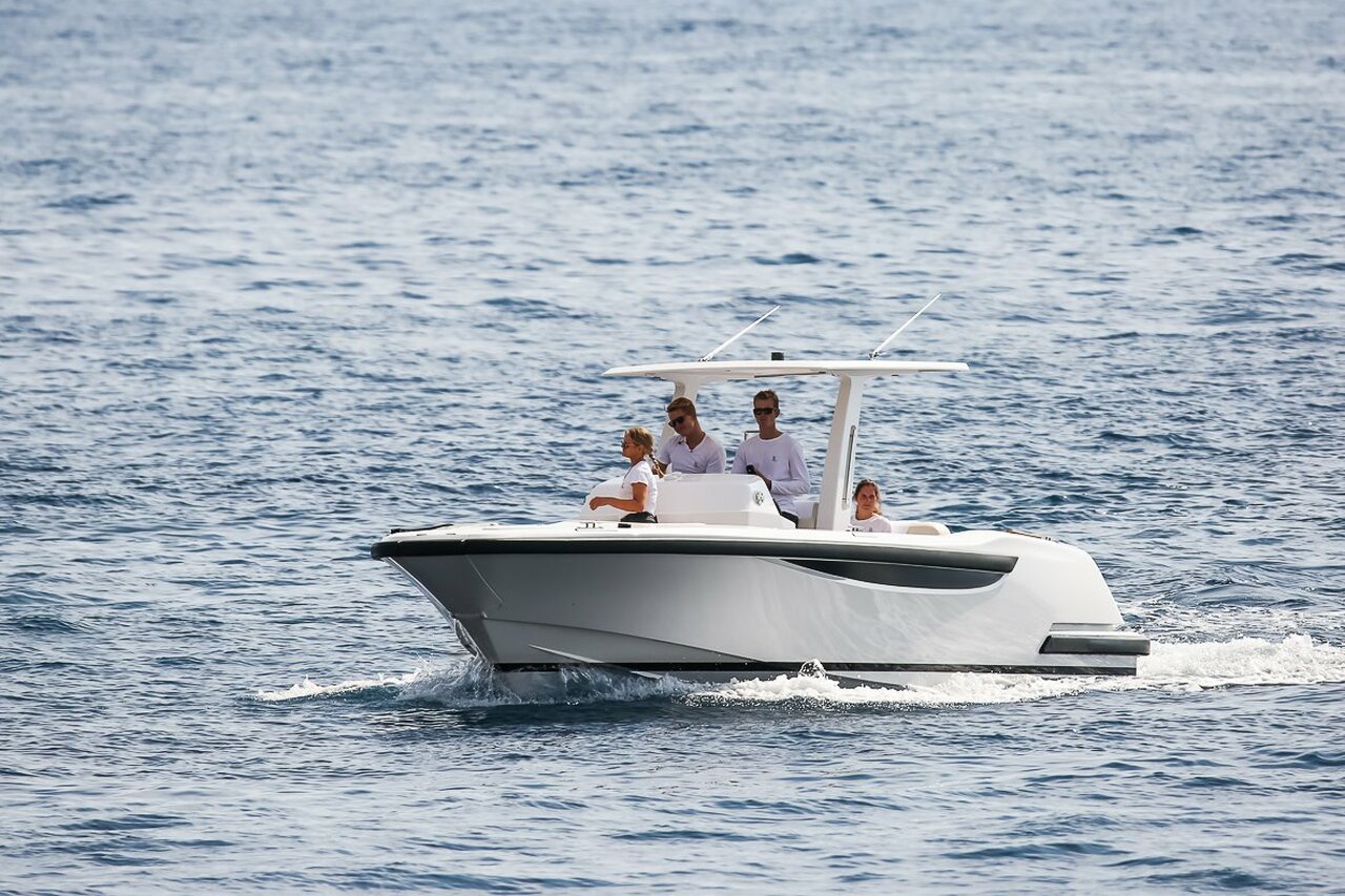 Inside Alexander Machkevitch' $180,000,000 LADY LARA Yacht | SuperYachtFan