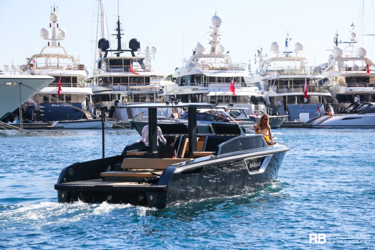 Inside LONIAN Yacht • Feadship • 2018 • Value $160M • Owner Lorenzo ...