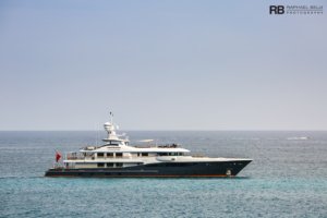 Inside GENE MACHINE Yacht • Amels • 2013 • Value $35M • Owner Jonathan ...