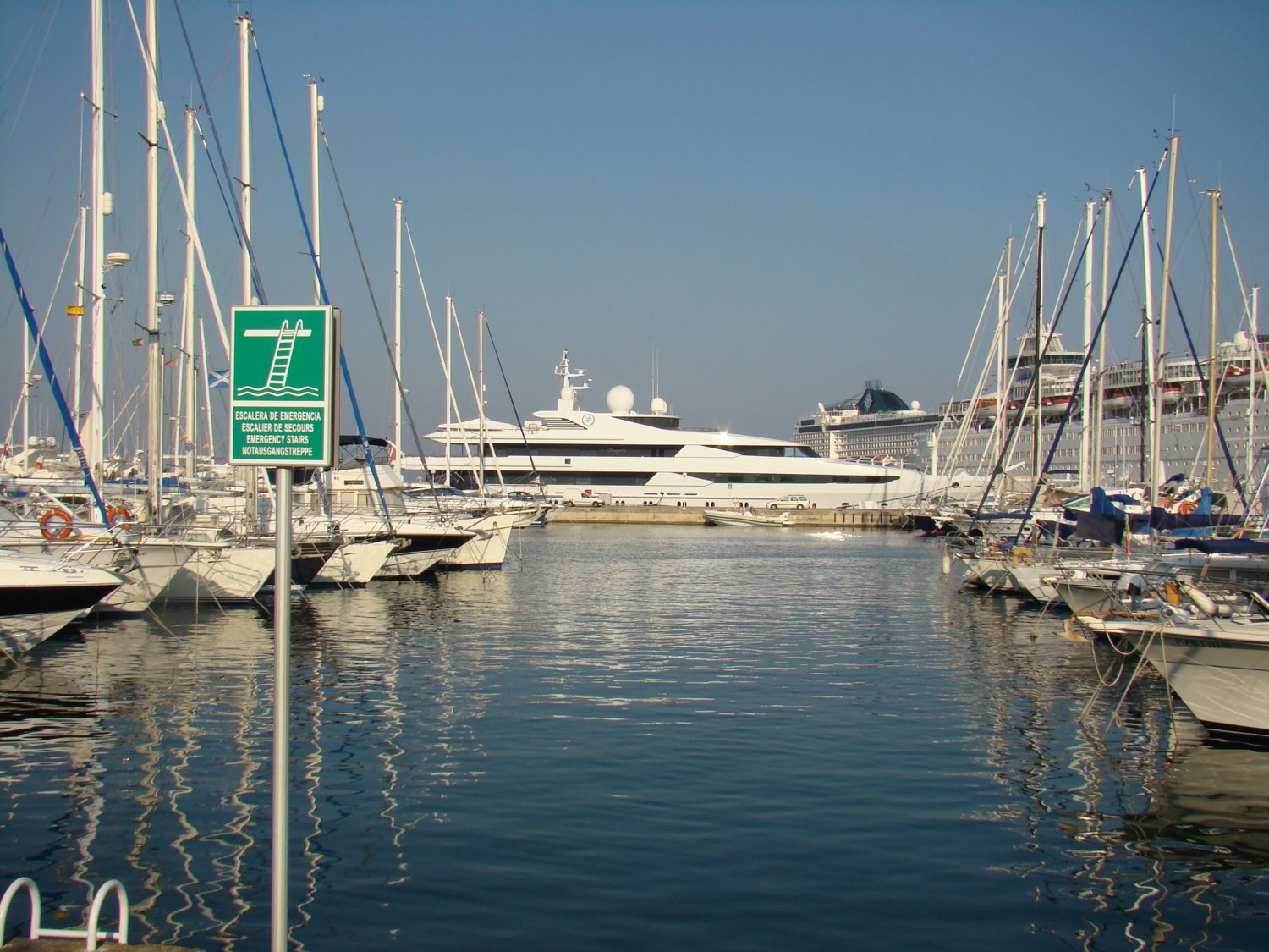 Inside YASMINE OF THE SEA Yacht • Stargate • Oceanco • 2001 • Value ...