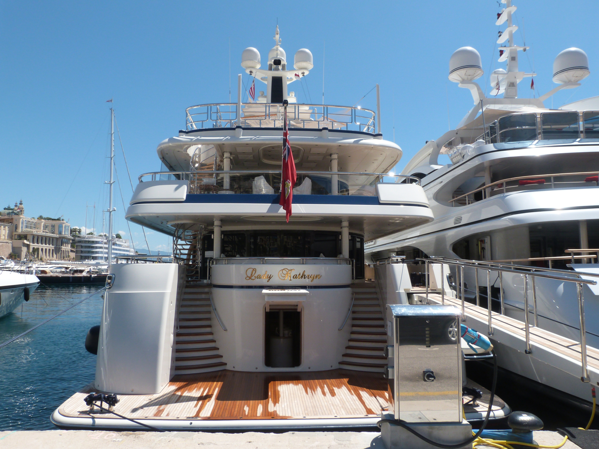 Inside LADY KATHRYN V Yacht • Lurssen • 2011 • Value $60M • Owner Leo ...