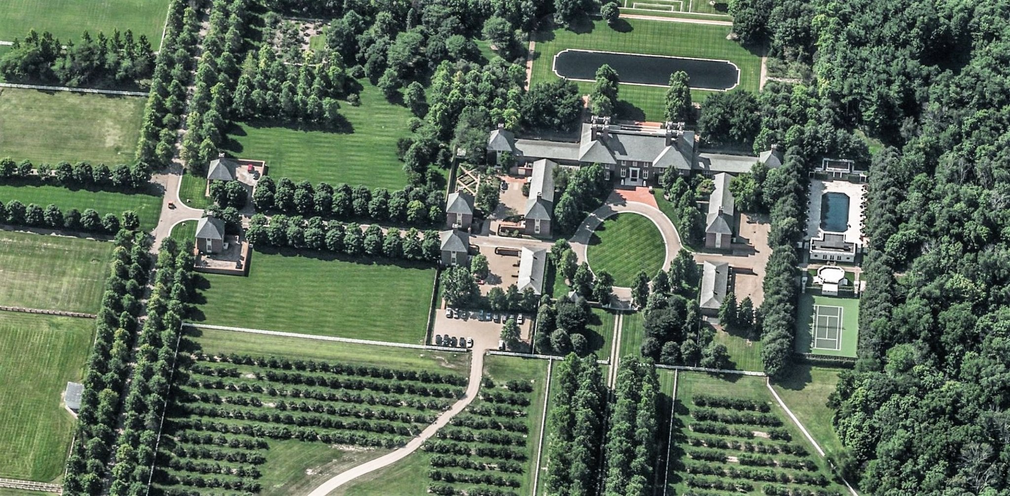 LES WEXNER • Net Worth $5 Billion • House • Yacht • Private Jet