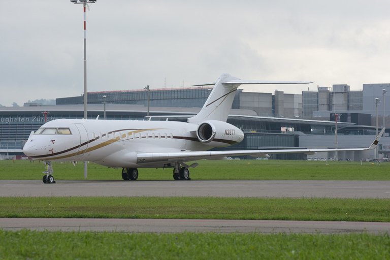 MICHAEL SAYLOR • Net Worth $2.5 billion • House • Yacht • Private Jet ...