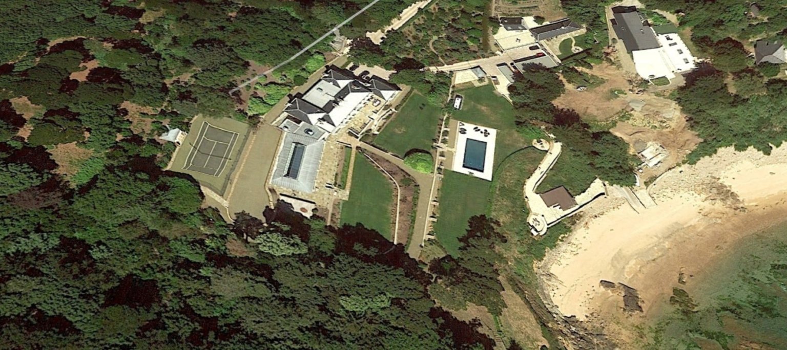 TONY BUCKINGHAM • Net Worth $700 million • House • Yacht • Private Jet