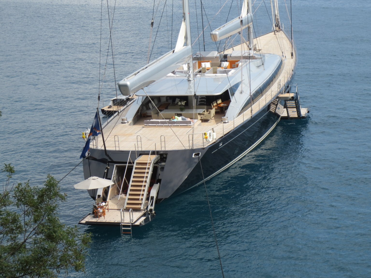 Inside Sailing Yacht VERTIGO Alloy Yachts 2011 Value 50M Owner Inside Sailing Yacht VERTIGO Alloy Yachts 2011 Value 50M Owner