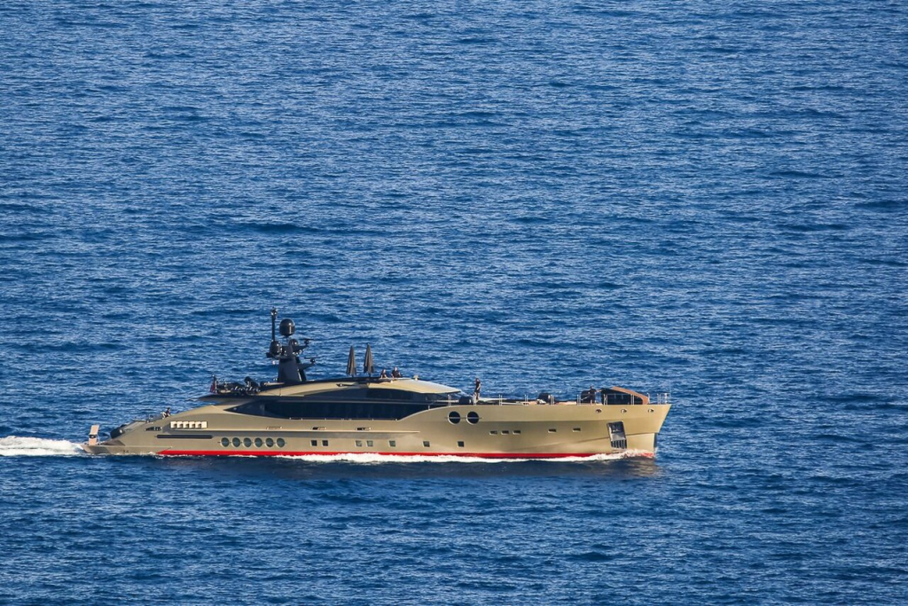 Inside John Rosatti's $20,000,000 DB9 Yacht | SuperYachtFan