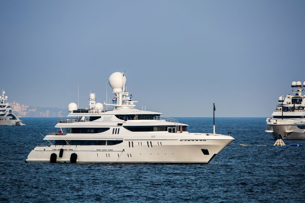JOHN ROSATTI • Net Worth $400 million • Yacht • Private Jet • House