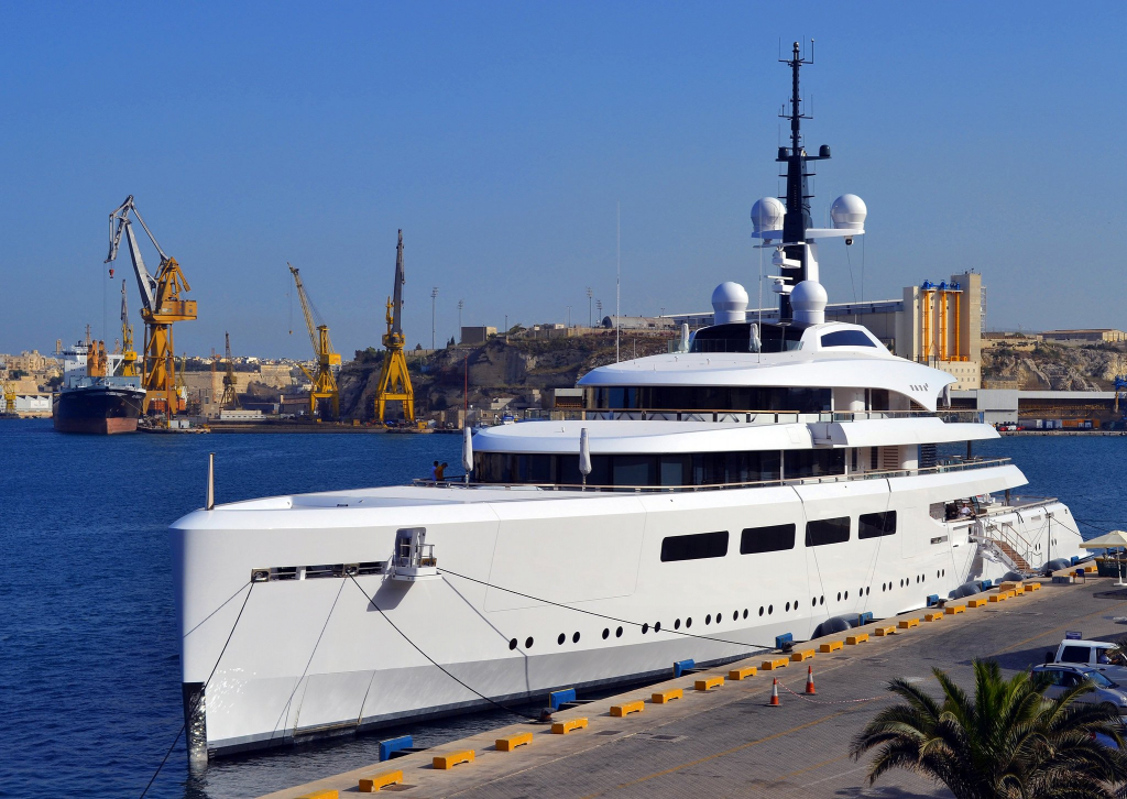 VAVA II Yacht • Ernesto Bertarelli $150 Million Superyacht