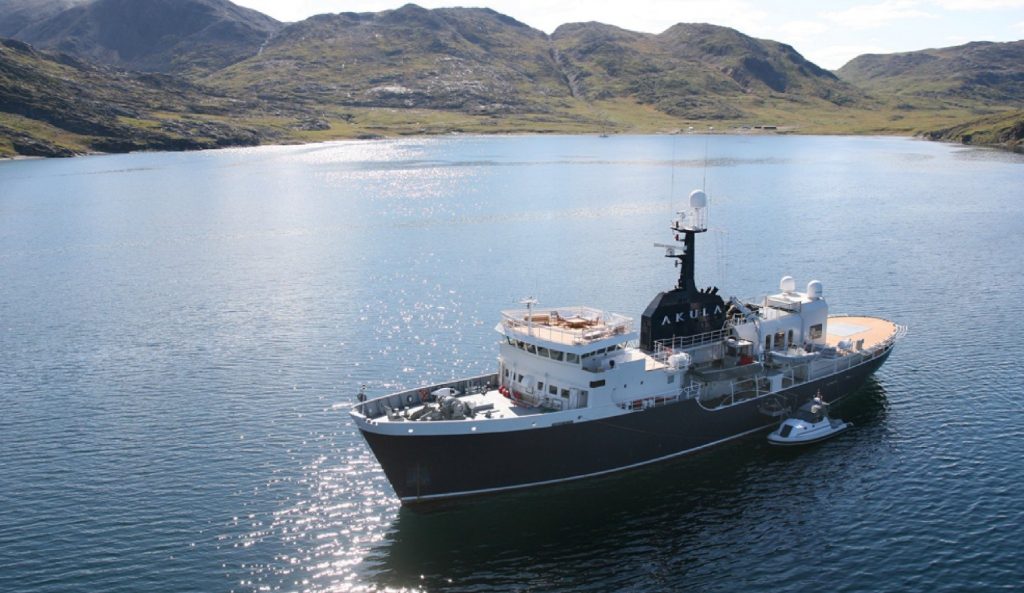 SuperYacht Omnia • Amels • 2008 • Location (Live)