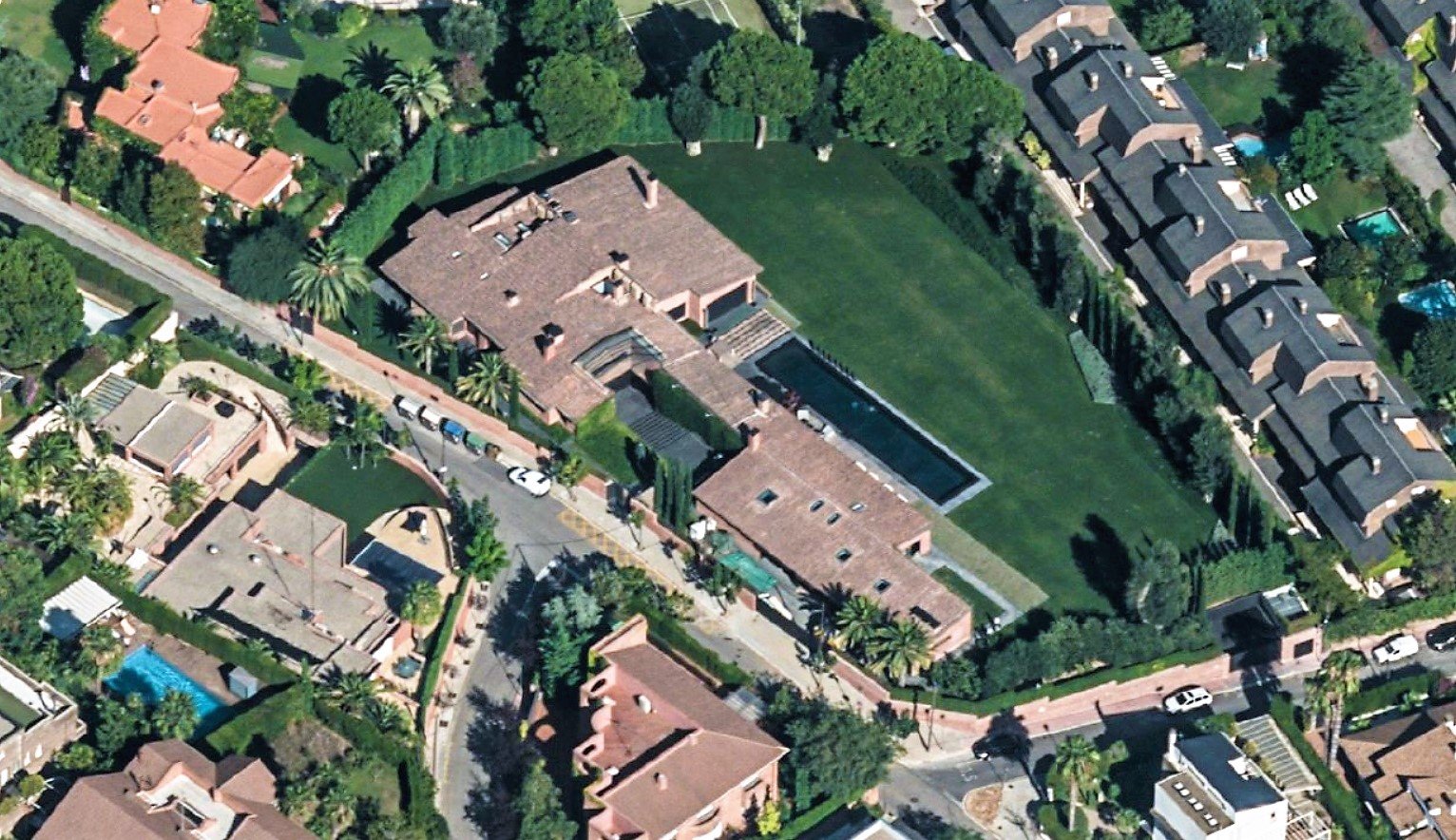 Isak Andic Ermay: The Powerhouse Behind Mango and a Pillar in Spanish ...