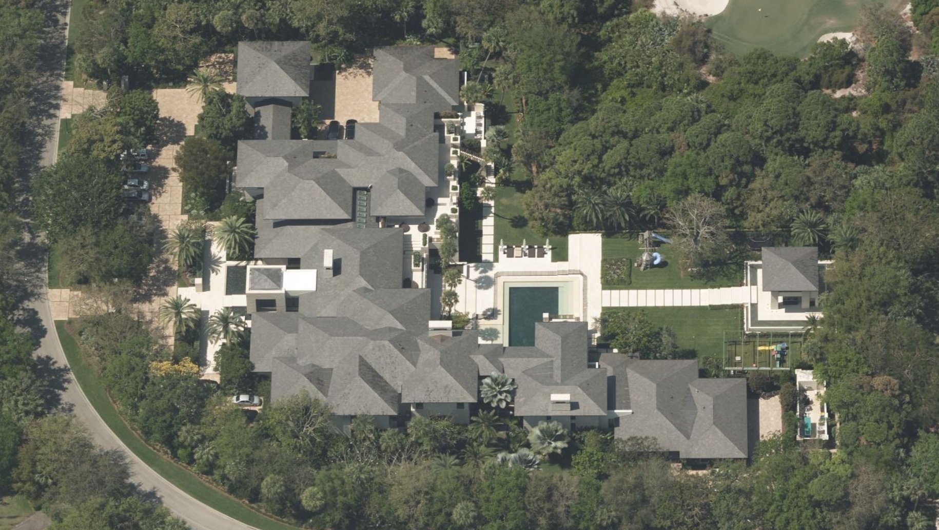 MICHAEL JORDAN: NBA Legend's Wealth, Properties, and Yacht