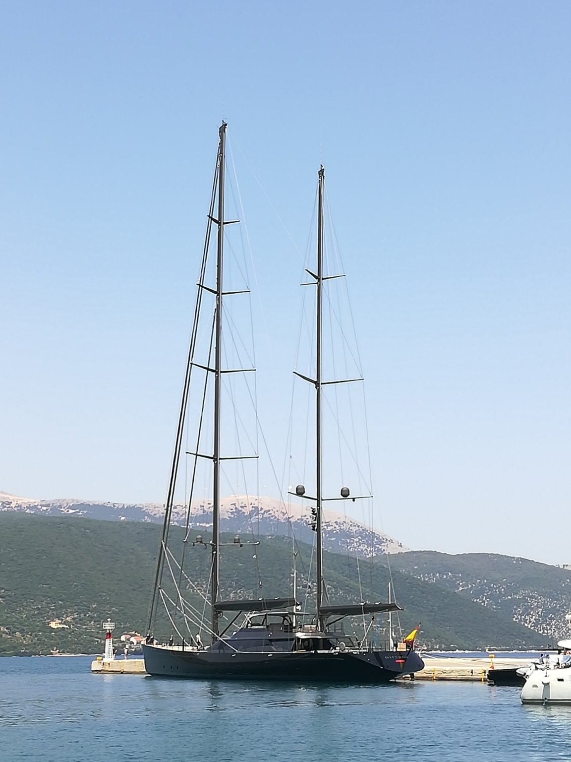 ISAK ANDIC • Net Worth $1.5 Billion • House • Yacht • Private Jet