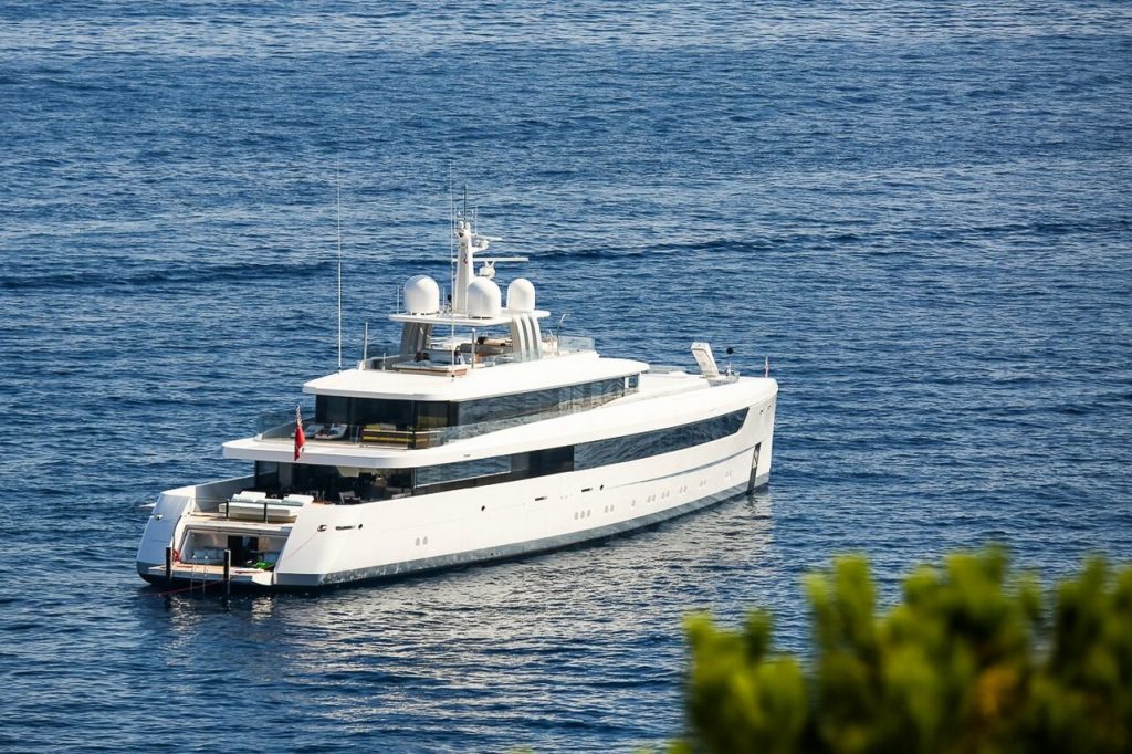 Yacht Najiba • Feadship • 2019 • Location (Live)