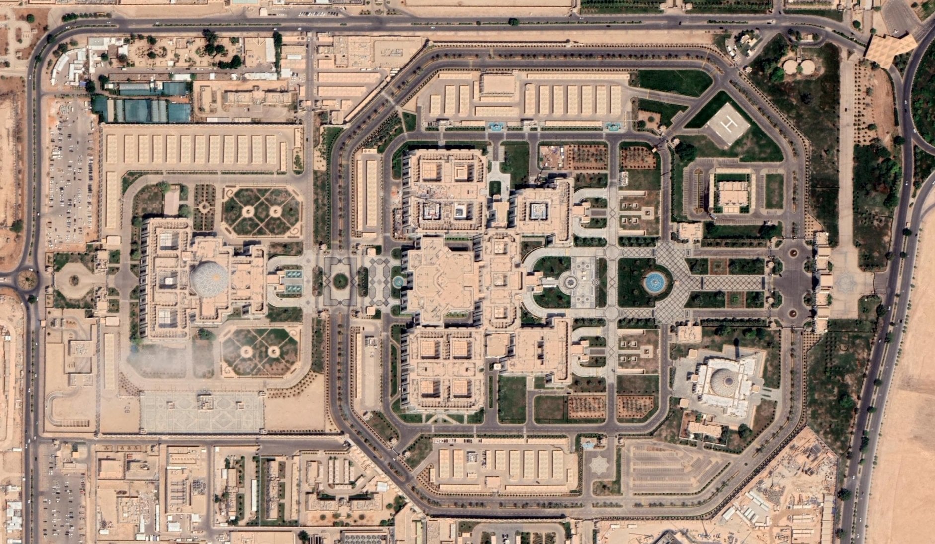 KING SALMAN of Saudia Arabia • Net Worth $18 Billion • Palace • Yacht ...