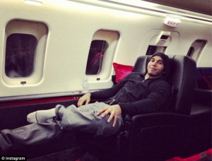 LEWIS HAMILTON • Net Worth $200 Million • Bombardier Challenger ...