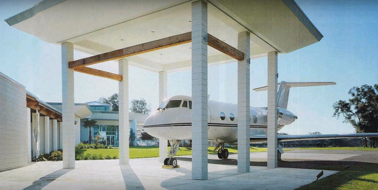 JOHN TRAVOLTA • Net Worth $200M • Boeing 707 • Private Jet • N707JT • House