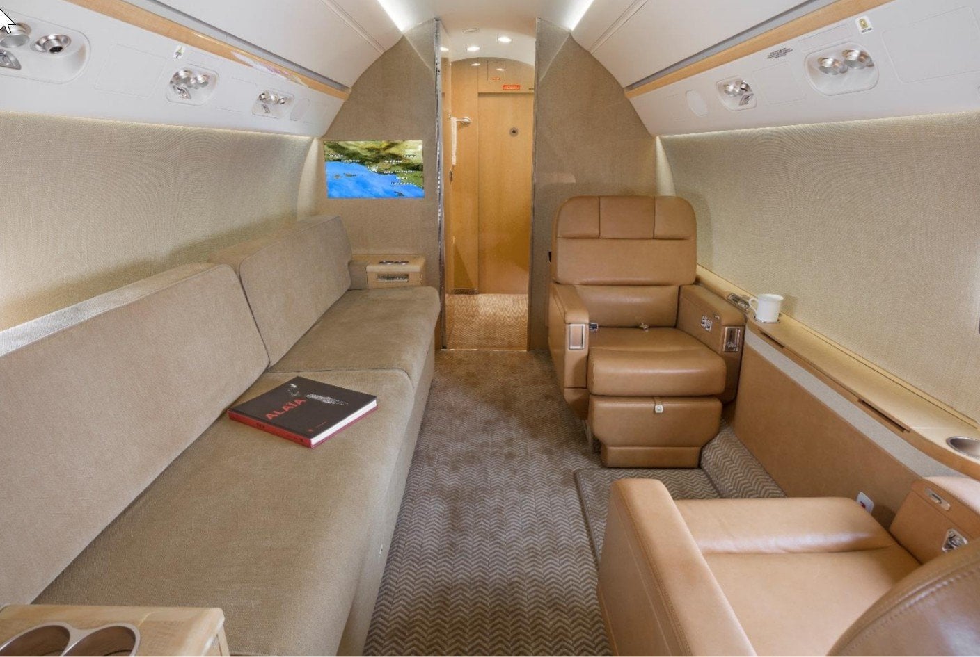 Oprah Winfrey: Inspiring Media Mogul, Philanthropist, and Billionaire