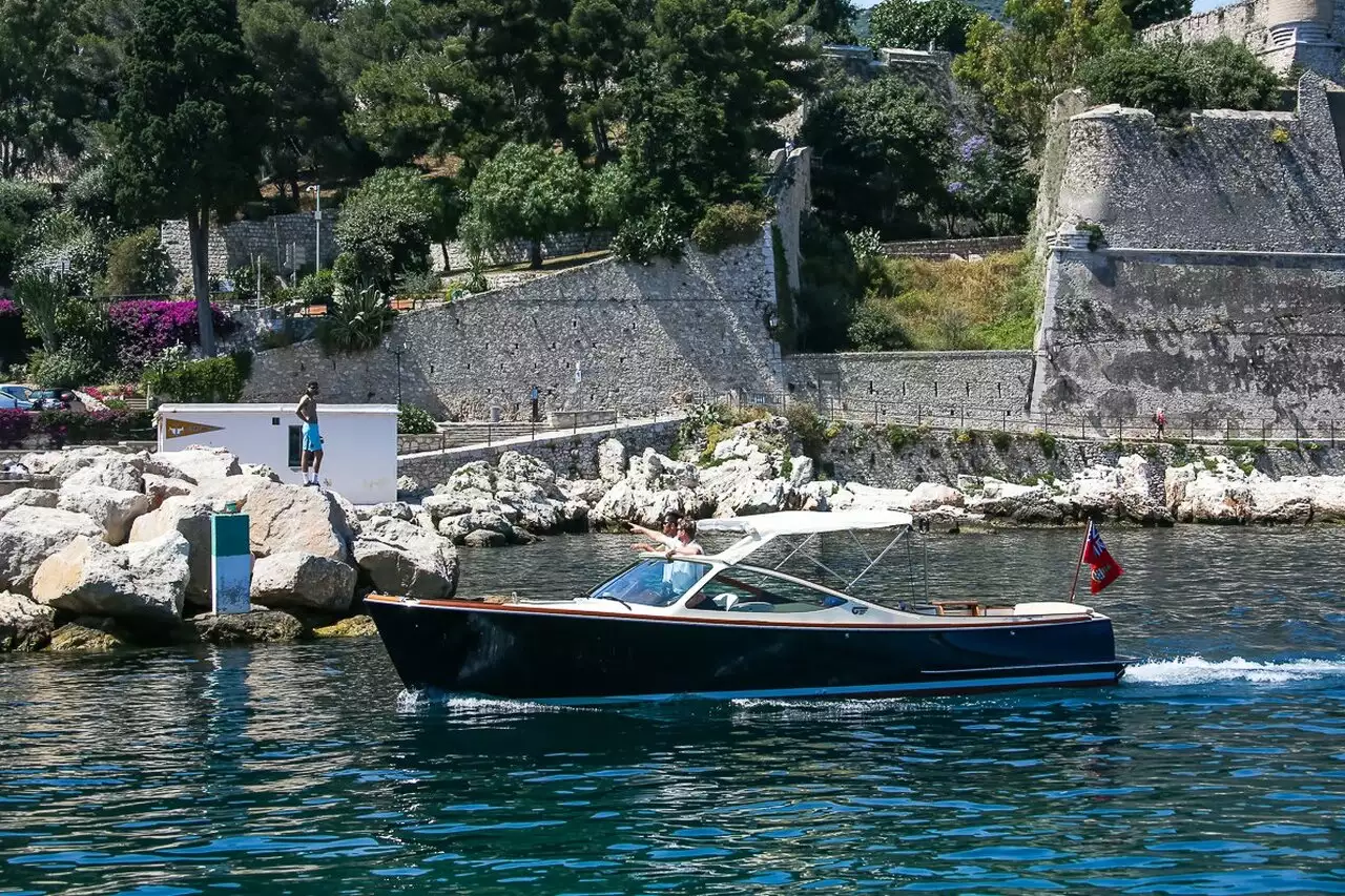 HULLBILLY Yacht • Alan Jackson's $8M Sportfisher