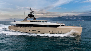 Yacht Safe Haven • Admiral • 2014 • Photos & Video