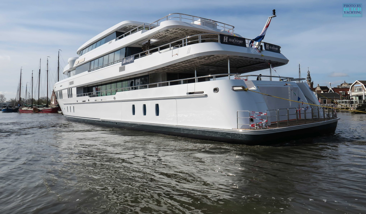 Inside TOP FIVE II Yacht • Hakvoort • 2021 • Value $75M • Owner Terry ...