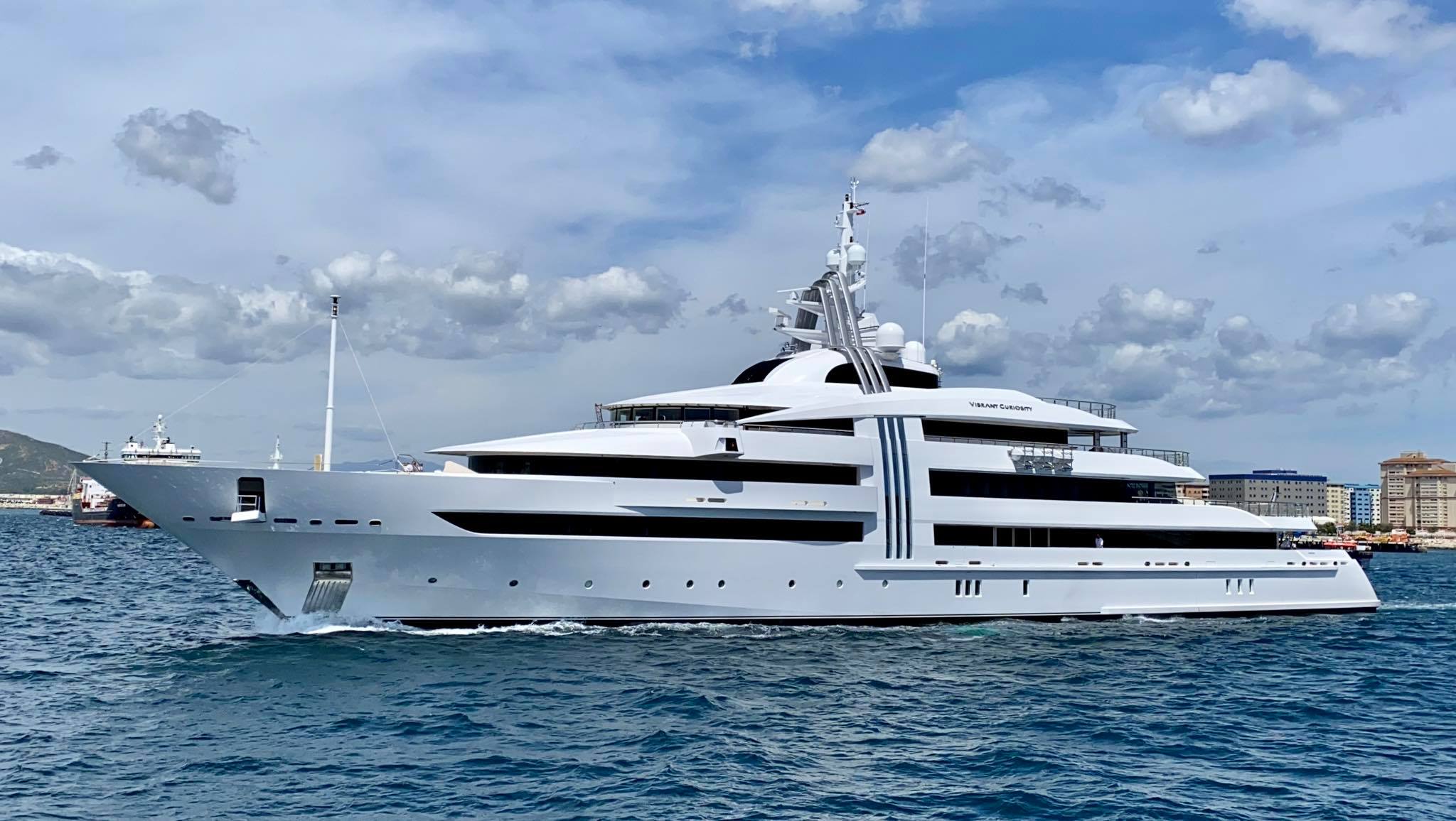 Yacht Vibrant Curiosity Photos