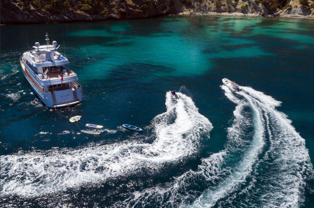 Yacht Alcor • Heesen • 2000 • Photos & Video