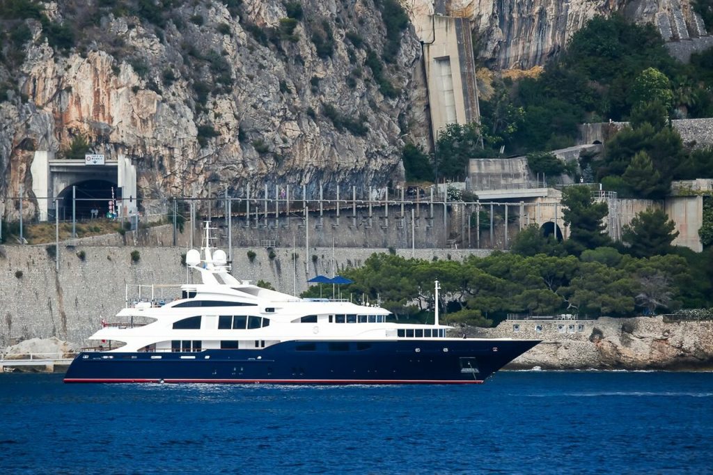 Yacht Lady Michelle • Benetti • 2003 • Photos & Video