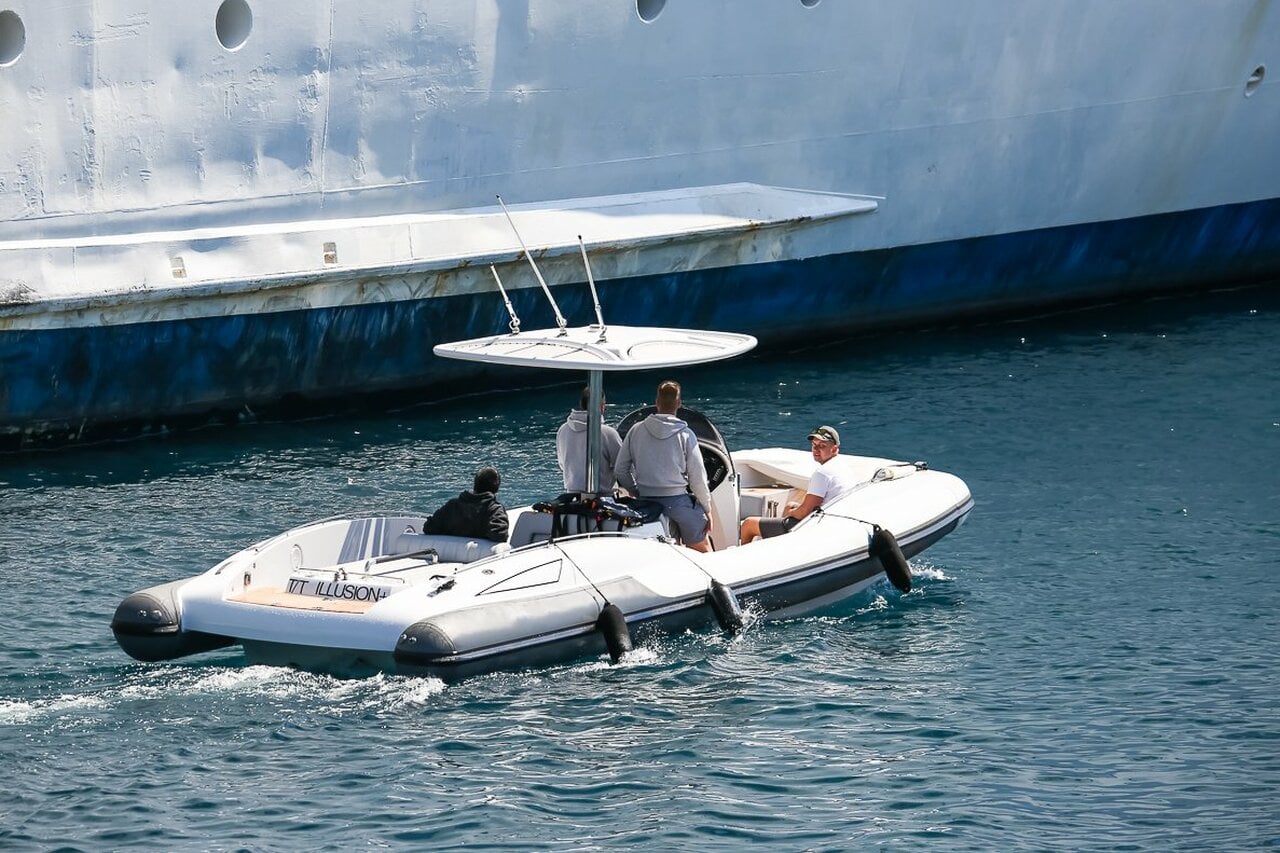 ILLUSION PLUS Yacht • Chinese billionaire $100M Superyacht