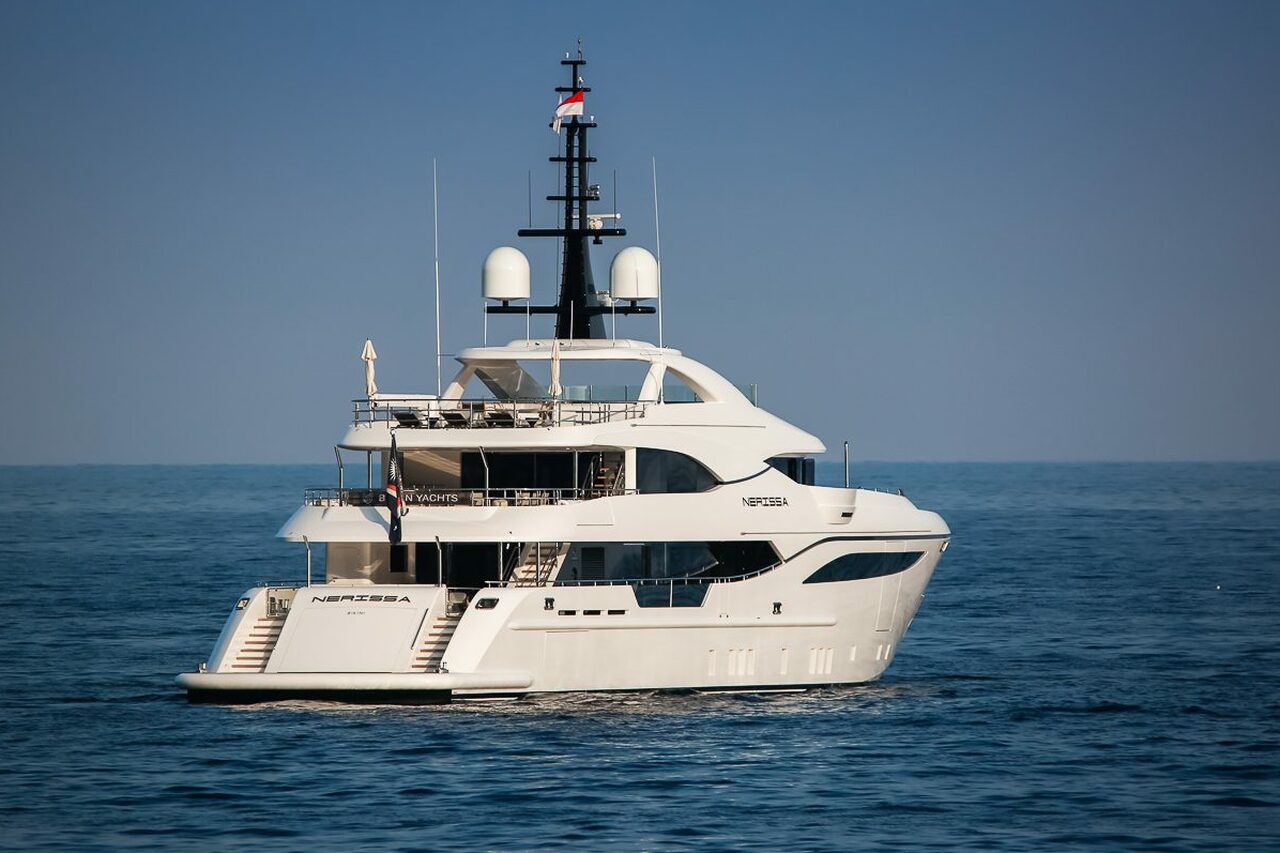 STARBURST III Yacht • Marijke Mars $25M Superyacht