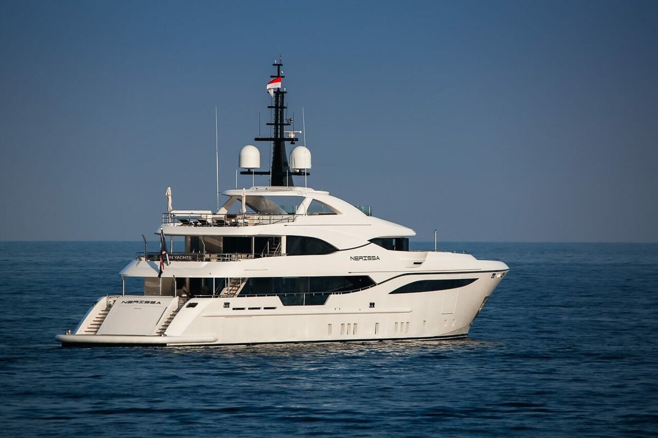 STARBURST III Yacht • Marijke Mars $25M Superyacht