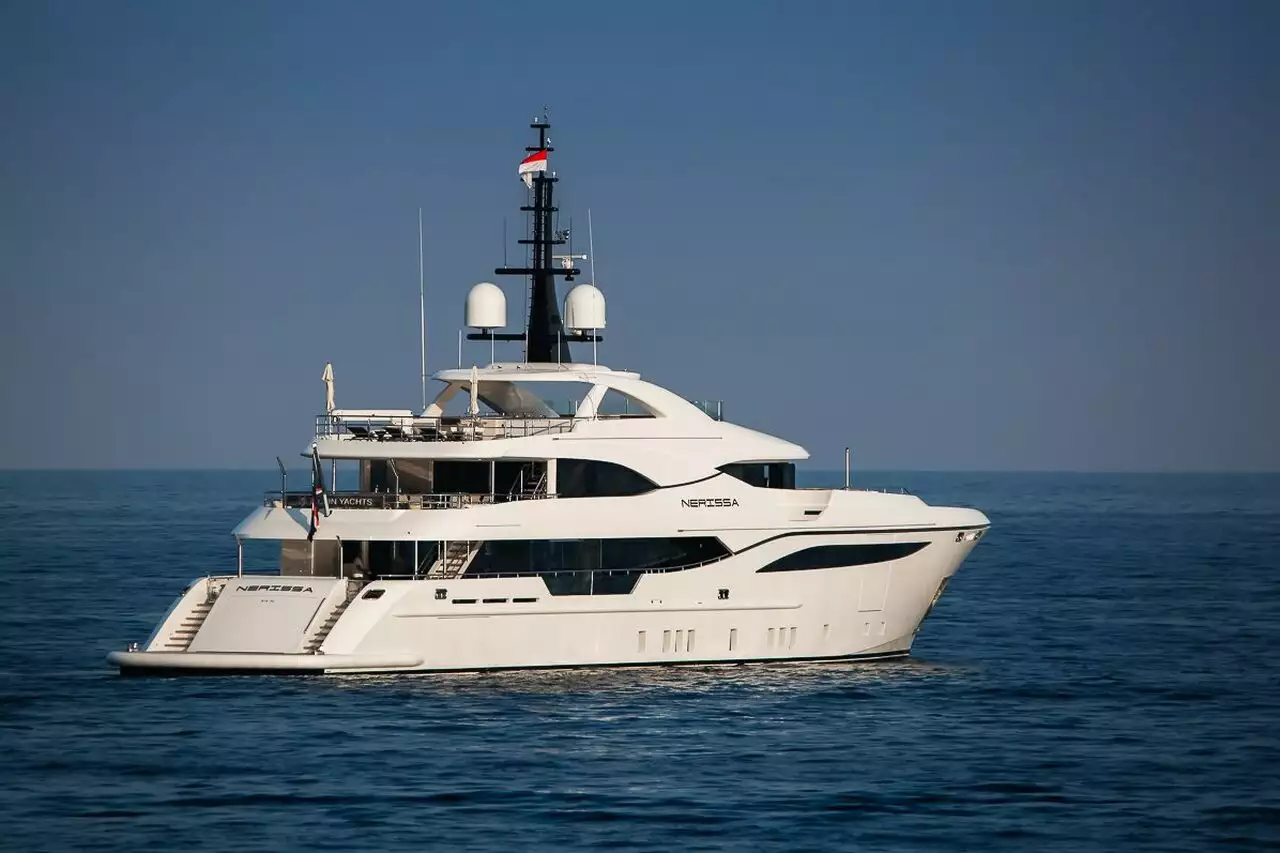 STARBURST III Yacht • Marijke Mars $25M Superyacht