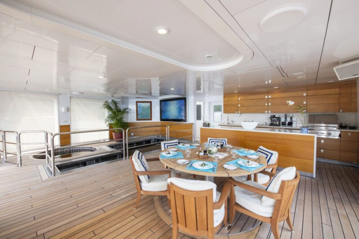 Inside ACRTIC P Yacht • Schicau Unterweser • 1969 • Value $80M • Owner ...