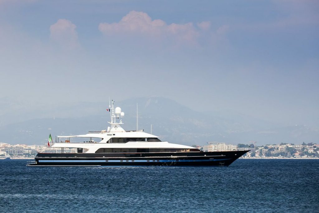 Yacht TM BLUE ONE • Picchiotti • 1988 • Photos & Video