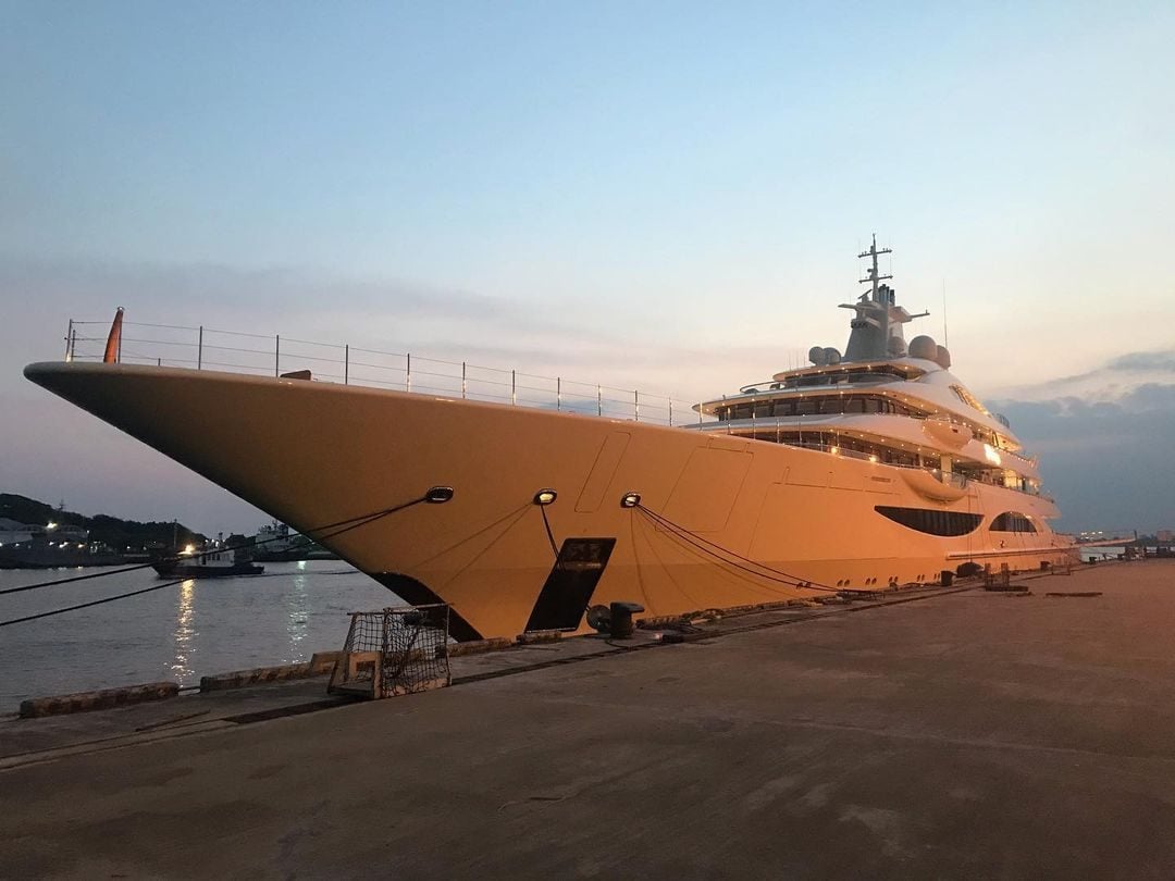 ALAIYA Yacht • Laksmhi Mittal $300M Superyacht