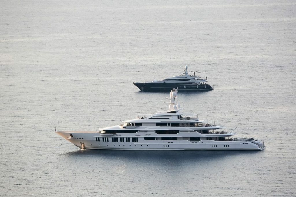 CLOUD 9 Yacht • Brett Blundy $150M Superyacht