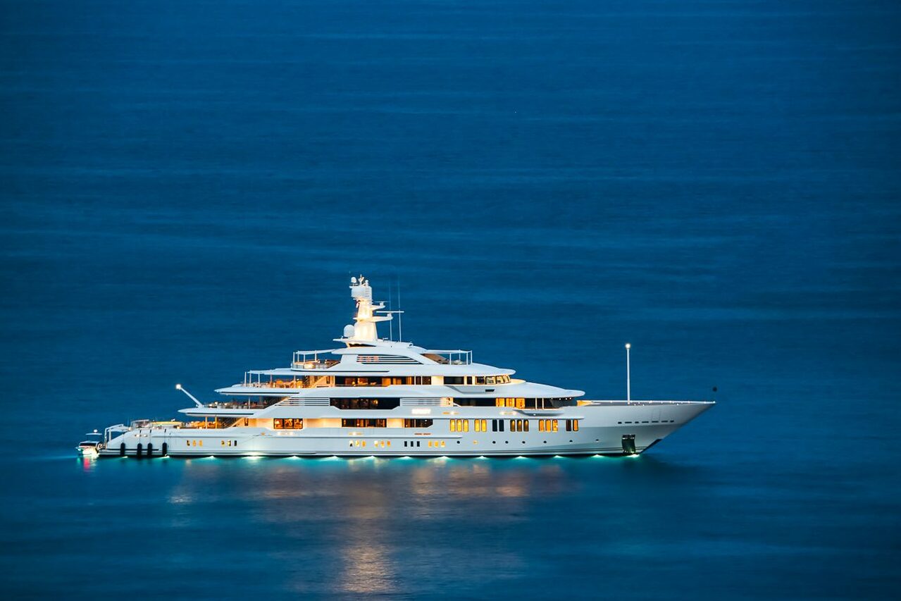 CLOUD 9 Yacht • Brett Blundy $150M Superyacht