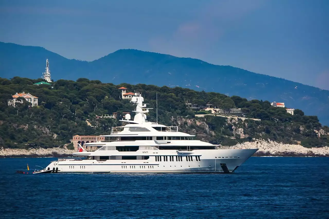 CLOUD 9 Yacht • Brett Blundy $150M Superyacht