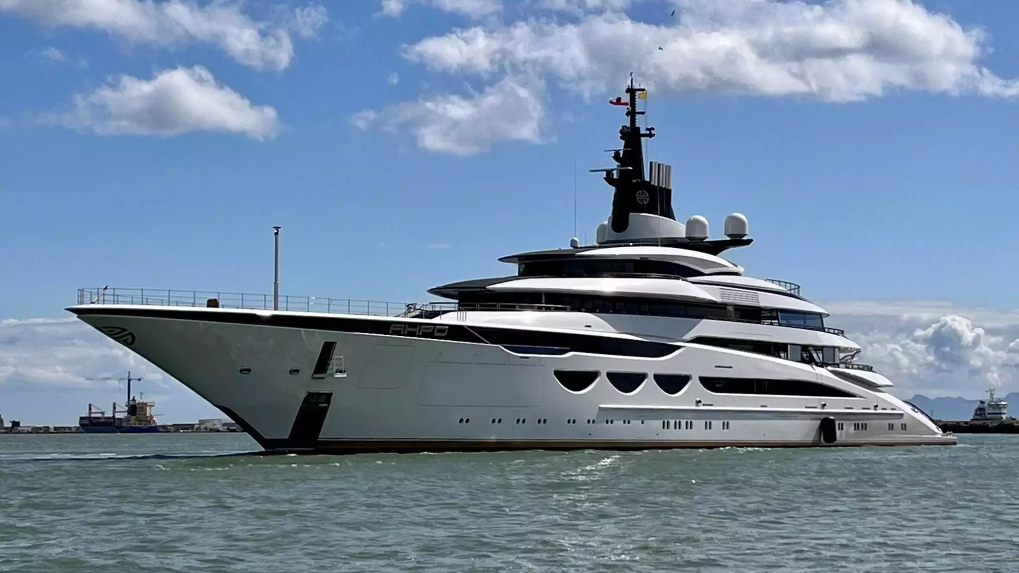 LADY JORGIA Yacht • Patrick Dovigi $350 Million Superyacht