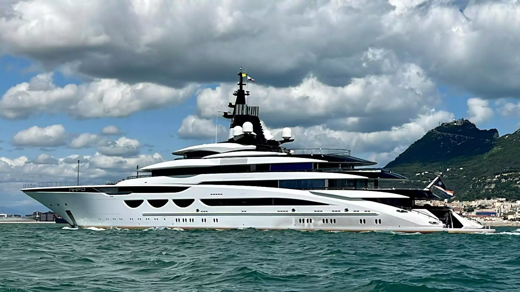 LADY JORGIA Yacht • Patrick Dovigi $350 Million Superyacht