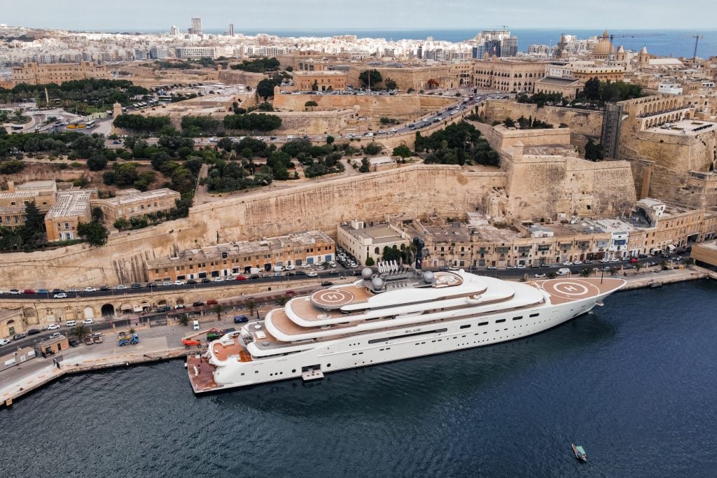 BLUE Yacht • Lurssen • 2022 • Photos & Video