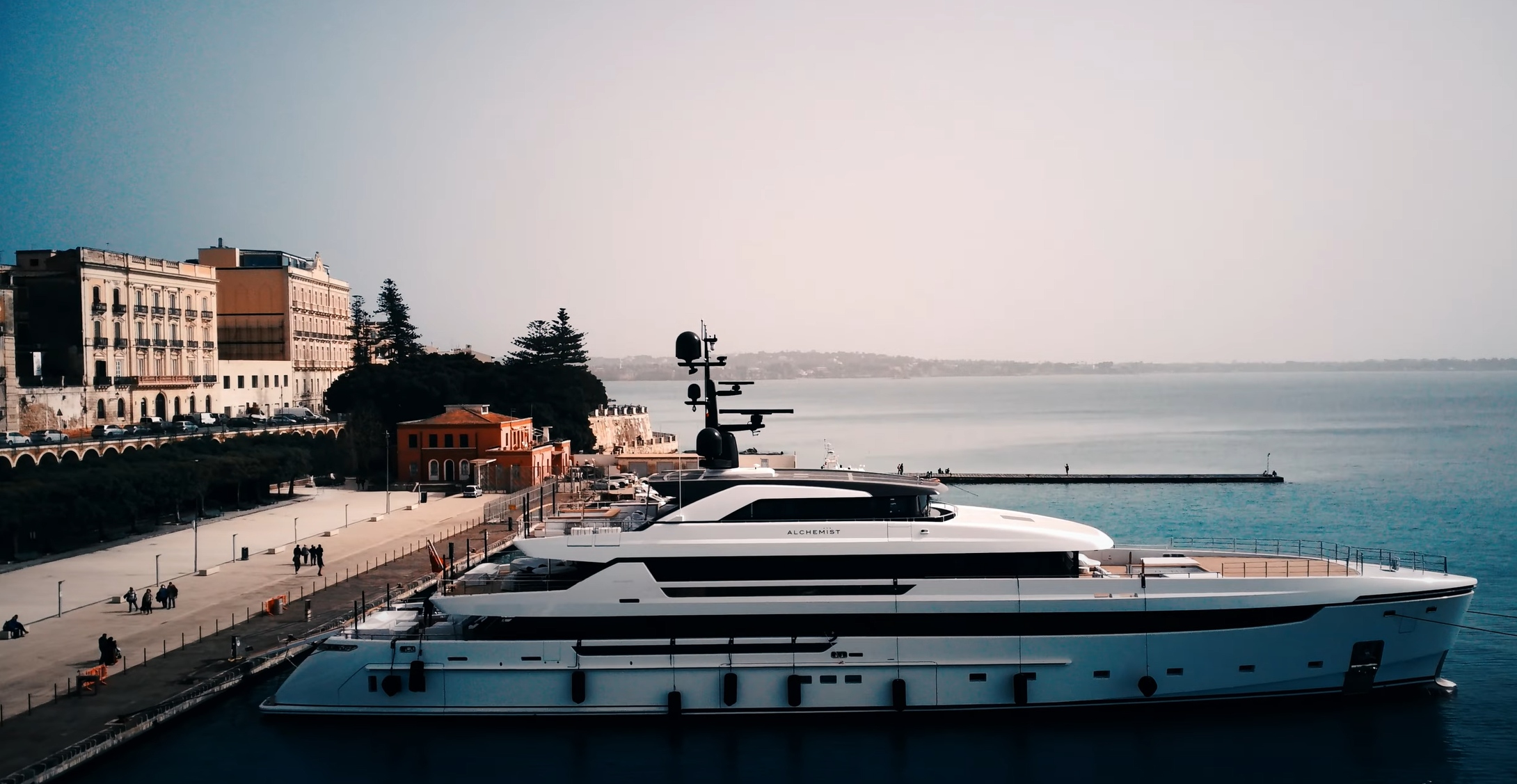 ALCHEMIST Yacht • Fernando Espinosa Abdala $70M Superyacht