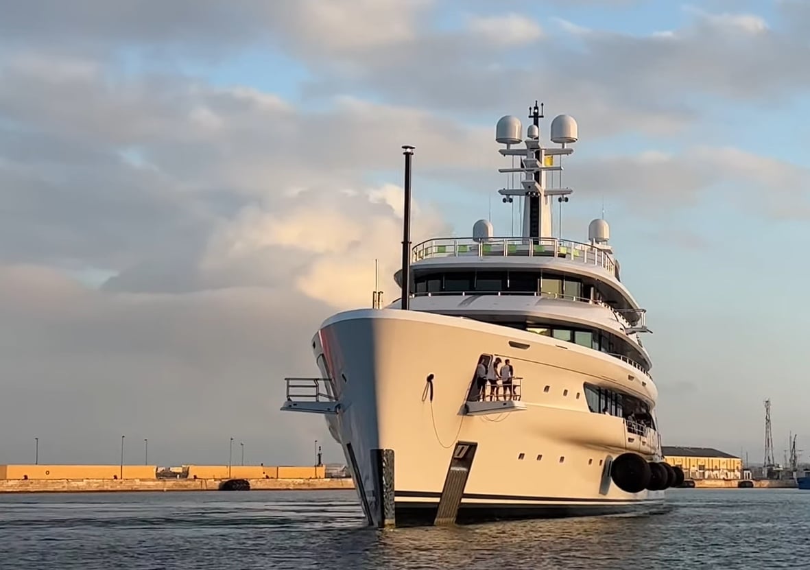 VALERIY KHOROSHKOVSKY • Net Worth $500 Million • House • Yacht ...