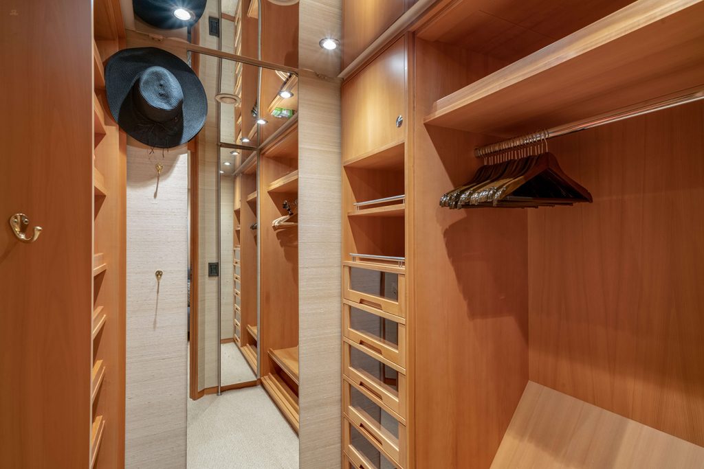 Yacht Envy • Lurssen Yachts • 1995 • Photos & Video