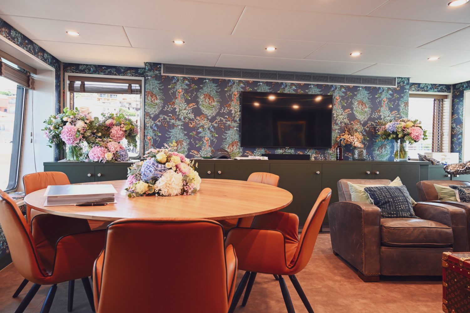 Who is the Owner of the Bad Company Support vessel? ANTHONY HSIEH