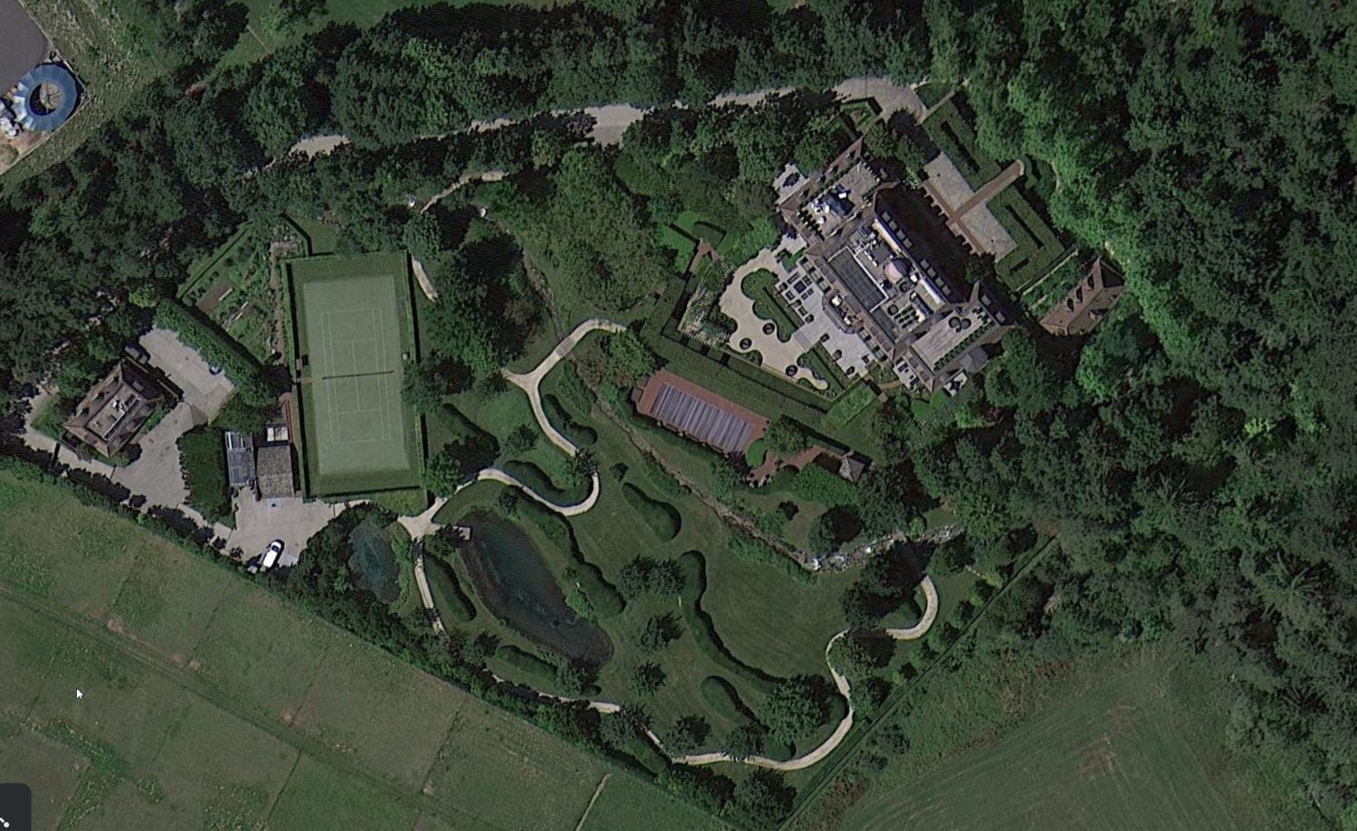 DONA BERTARELLI: The Life of a Successful Swiss Businesswoman & Philanthropist