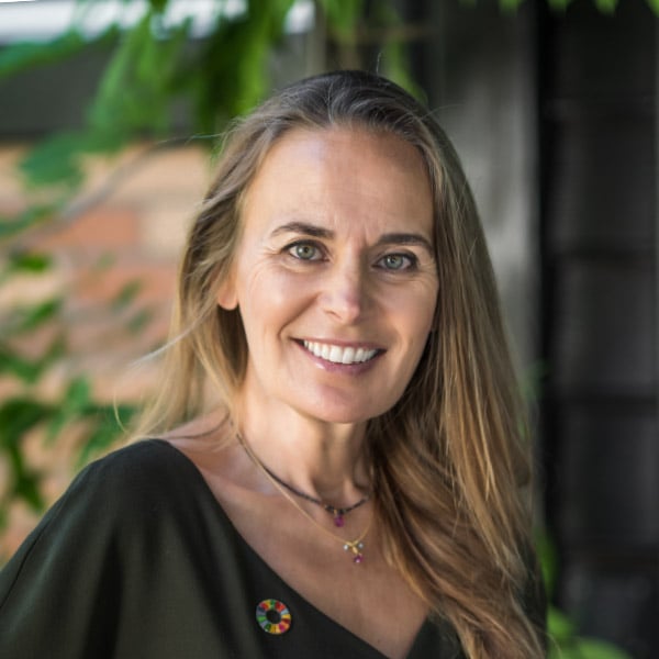 DONA BERTARELLI: The Life of a Successful Swiss Businesswoman & Philanthropist