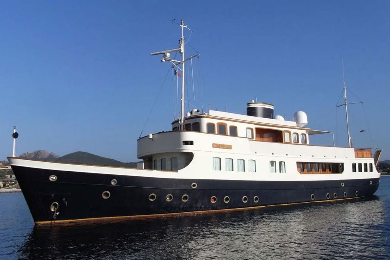 LADY MAY OF GLANDORE Yacht • Renzo Rosso $5M SuperYacht